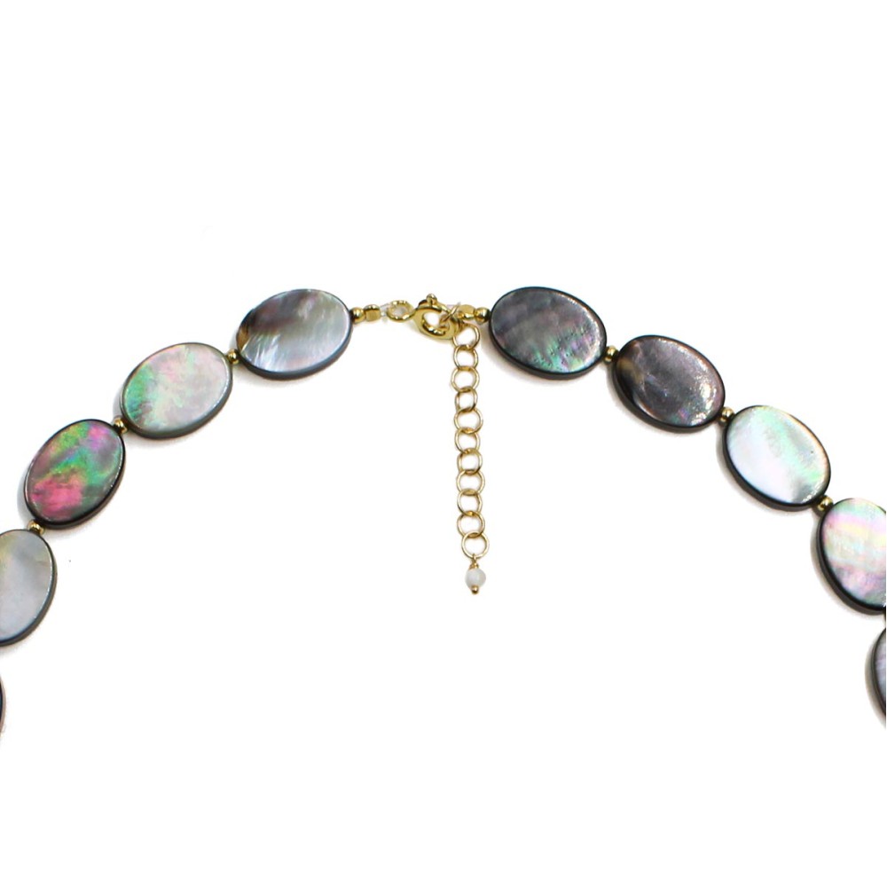 Collier en pastilles ovales de nacre noire naturelle