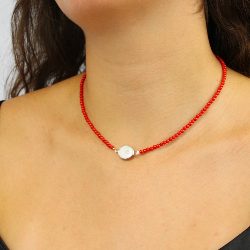 Collier Sainte Lucie en perles de corail rouge